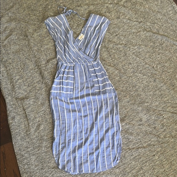 Universal Thread | Dresses | Universal Thread Blue And White Smocked ...
